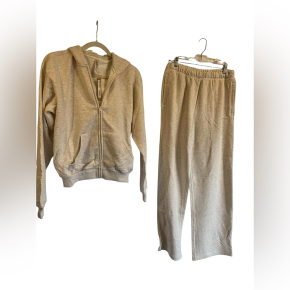 SKIMS | Pants & Jumpsuits | Nwt Skims Classic Sweat Set Oatmeal Heather ...